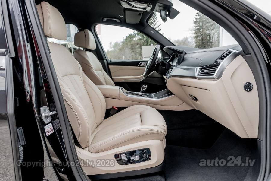 Melns BMW X5 2021 Pērnava, ar dzinēja tilpumu 3.00 L un nobraukumu 124 tūkst. km par 47490 €, foto 12 vietnē AUTOMOTO.COM.LV