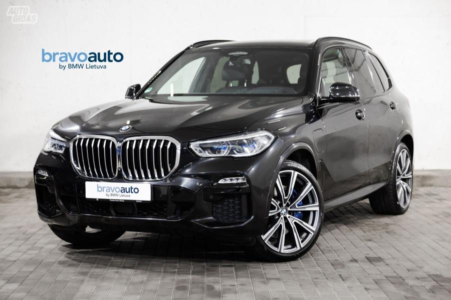 Black BMW X5 2021 in Vilnius, with an engine capacity of 3.00 L and mileage of 138 thousand km for 49991 €, photo 1 on AUTOMOTO.COM.LV