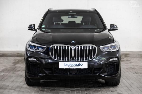 Black BMW X5 2021 in Vilnius, with an engine capacity of 3.00 L and mileage of 138 thousand km for 49991 €, photo 2 on AUTOMOTO.COM.LV
