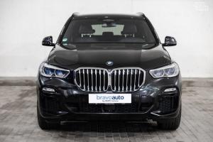 Black BMW X5 2021 in Vilnius, with an engine capacity of 3.00 L and mileage of 138 thousand km for 49991 €, photo 3 on AUTOMOTO.COM.LV