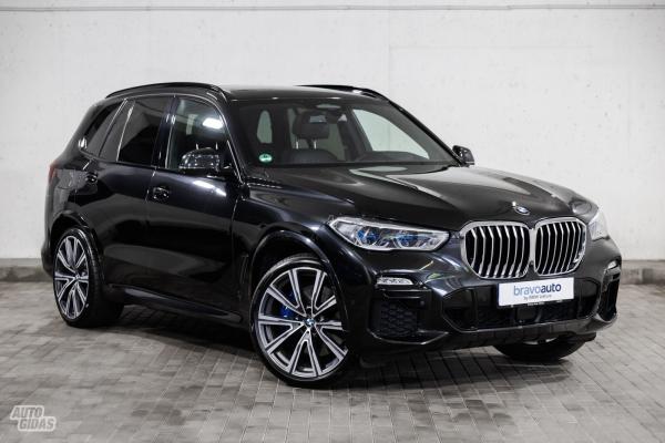 Black BMW X5 2021 in Vilnius, with an engine capacity of 3.00 L and mileage of 138 thousand km for 49991 €, photo 3 on AUTOMOTO.COM.LV