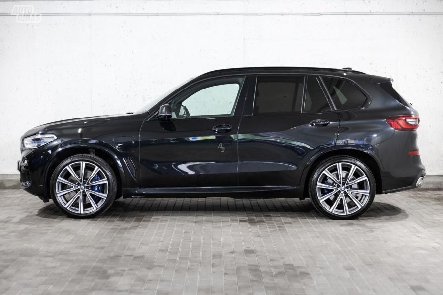 Black BMW X5 2021 in Vilnius, with an engine capacity of 3.00 L and mileage of 138 thousand km for 49991 €, photo 5 on AUTOMOTO.COM.LV