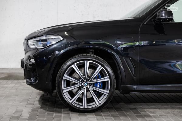 Black BMW X5 2021 in Vilnius, with an engine capacity of 3.00 L and mileage of 138 thousand km for 49991 €, photo 5 on AUTOMOTO.COM.LV