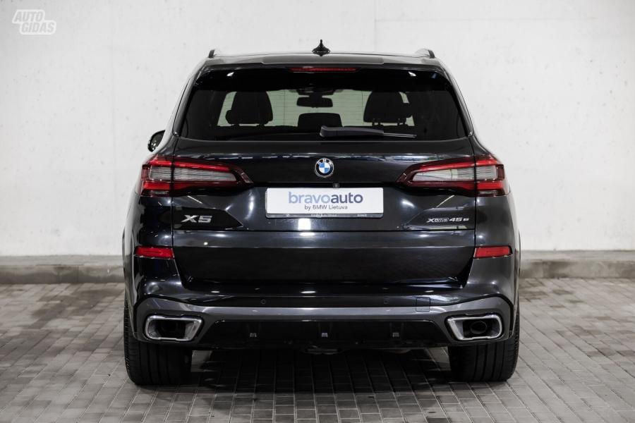 Black BMW X5 2021 in Vilnius, with an engine capacity of 3.00 L and mileage of 138 thousand km for 49991 €, photo 12 on AUTOMOTO.COM.LV