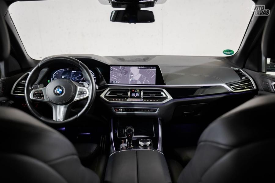 Black BMW X5 2021 in Vilnius, with an engine capacity of 3.00 L and mileage of 138 thousand km for 49991 €, photo 18 on AUTOMOTO.COM.LV