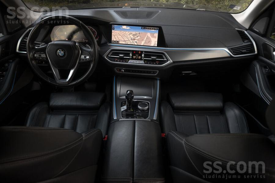 Black BMW X5 2021 in Riga, with an engine capacity of 3.00 L and mileage of 177 thousand km for 40500 €, photo 6 on AUTOMOTO.COM.LV