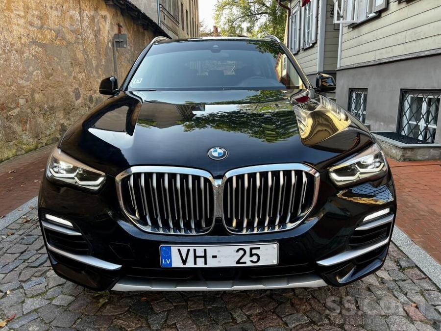 Black BMW X5 2021 in Riga, with an engine capacity of 3.00 L and mileage of 177 thousand km for 40500 €, photo 11 on AUTOMOTO.COM.LV