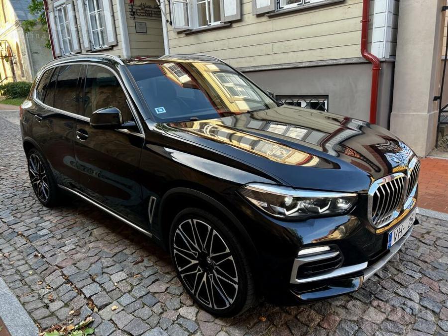 Black BMW X5 2021 in Riga, with an engine capacity of 3.00 L and mileage of 177 thousand km for 40500 €, photo 14 on AUTOMOTO.COM.LV