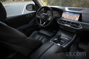 Black BMW X5 2021 in Riga, with an engine capacity of 3.00 L and mileage of 177 thousand km for 40500 €, photo 15 on AUTOMOTO.COM.LV