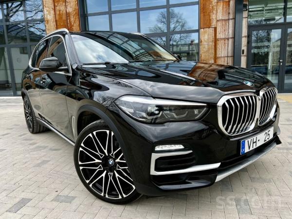 Black BMW X5 2021 in Riga, with an engine capacity of 3.00 L and mileage of 177 thousand km for 40500 €, photo 1 on AUTOMOTO.COM.LV