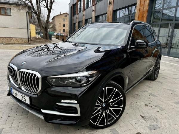 Black BMW X5 2021 in Riga, with an engine capacity of 3.00 L and mileage of 177 thousand km for 40500 €, photo 3 on AUTOMOTO.COM.LV