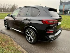 Melns BMW X5 2021 Rīga, ar dzinēja tilpumu 3.00 L un nobraukumu 169 tūkst. km par 47890 €, foto 4 vietnē AUTOMOTO.COM.LV