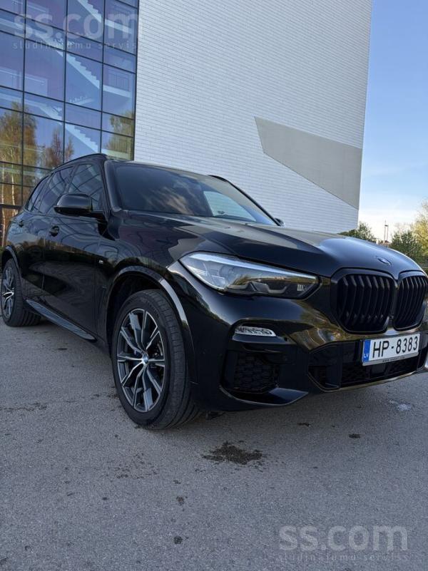 Melns BMW X5 2021 Rēzekne, ar dzinēja tilpumu 3.00 L un nobraukumu 160 tūkst. km par 41000 €, foto 1 vietnē AUTOMOTO.COM.LV