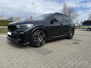 Black BMW X5 2021 in Riga, with an engine capacity of 4.40 L and mileage of 195 thousand km for 43000 €, photo  on AUTOMOTO.COM.LV