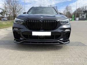 Black BMW X5 2021 in Riga, with an engine capacity of 4.40 L and mileage of 195 thousand km for 43000 €, photo 3 on AUTOMOTO.COM.LV
