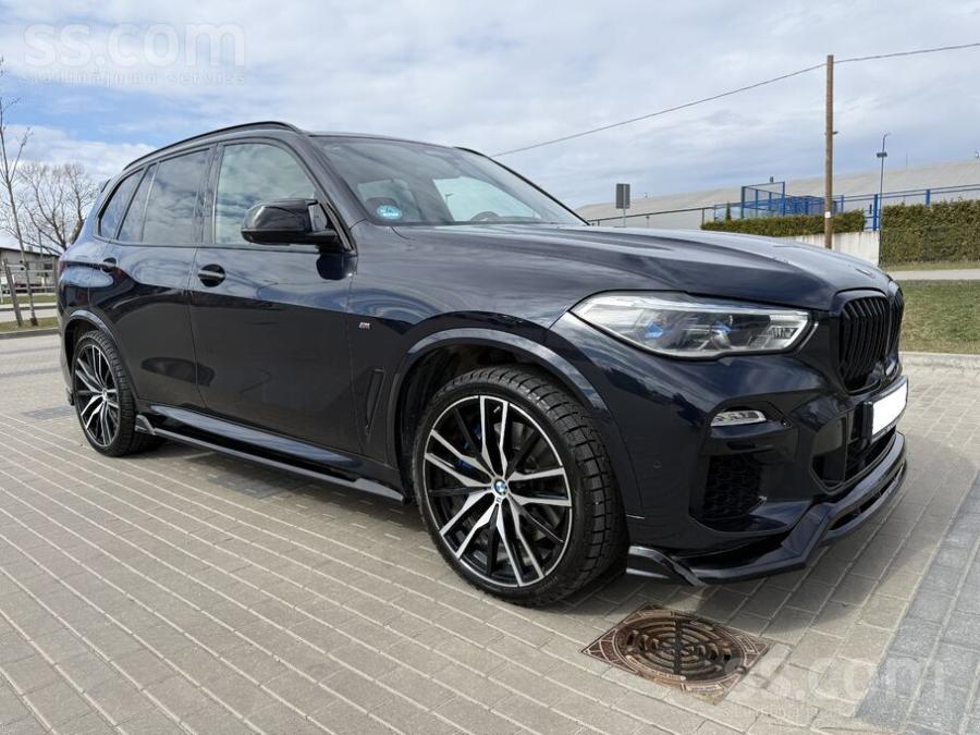 Black BMW X5 2021 in Riga, with an engine capacity of 4.40 L and mileage of 195 thousand km for 43000 €, photo 4 on AUTOMOTO.COM.LV