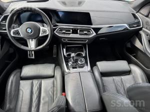 Black BMW X5 2021 in Riga, with an engine capacity of 4.40 L and mileage of 195 thousand km for 43000 €, photo 9 on AUTOMOTO.COM.LV