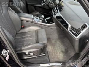 Black BMW X5 2021 in Riga, with an engine capacity of 4.40 L and mileage of 195 thousand km for 43000 €, photo 10 on AUTOMOTO.COM.LV