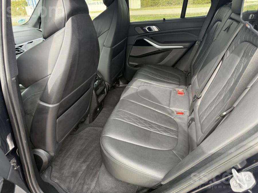 Black BMW X5 2021 in Riga, with an engine capacity of 4.40 L and mileage of 195 thousand km for 43000 €, photo 12 on AUTOMOTO.COM.LV