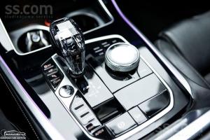 Black BMW X5 2021 in Riga, with an engine capacity of 4.40 L and mileage of 195 thousand km for 43000 €, photo 14 on AUTOMOTO.COM.LV