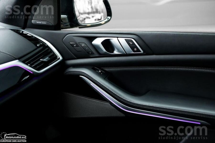 Black BMW X5 2021 in Riga, with an engine capacity of 4.40 L and mileage of 195 thousand km for 43000 €, photo 15 on AUTOMOTO.COM.LV