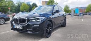 Black BMW X5 2021 in Riga, with an engine capacity of 3.00 L and mileage of 160 thousand km for 40000 €, photo 3 on AUTOMOTO.COM.LV