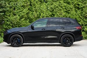 Black BMW X5 2021 in Riga, with an engine capacity of 3.00 L and mileage of 107 thousand km for 52990 €, photo 7 on AUTOMOTO.COM.LV