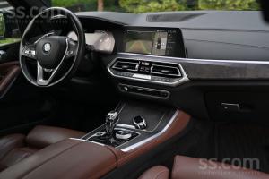 Black BMW X5 2021 in Riga, with an engine capacity of 3.00 L and mileage of 107 thousand km for 52990 €, photo 11 on AUTOMOTO.COM.LV