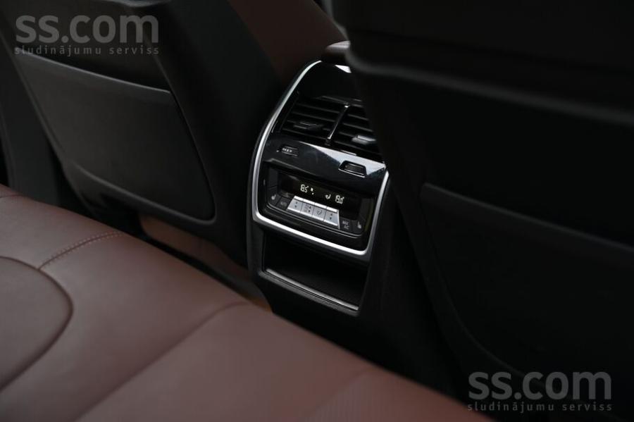 Black BMW X5 2021 in Riga, with an engine capacity of 3.00 L and mileage of 107 thousand km for 52990 €, photo 16 on AUTOMOTO.COM.LV