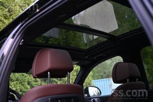 Black BMW X5 2021 in Riga, with an engine capacity of 3.00 L and mileage of 107 thousand km for 52990 €, photo 17 on AUTOMOTO.COM.LV