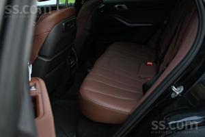 Black BMW X5 2021 in Riga, with an engine capacity of 3.00 L and mileage of 107 thousand km for 52990 €, photo 18 on AUTOMOTO.COM.LV