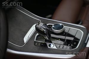 Black BMW X5 2021 in Riga, with an engine capacity of 3.00 L and mileage of 107 thousand km for 52990 €, photo 19 on AUTOMOTO.COM.LV