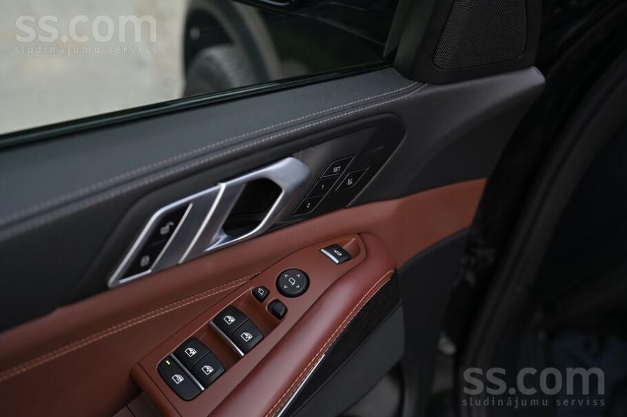 Black BMW X5 2021 in Riga, with an engine capacity of 3.00 L and mileage of 107 thousand km for 52990 €, photo 22 on AUTOMOTO.COM.LV