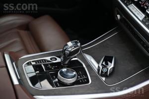 Black BMW X5 2021 in Riga, with an engine capacity of 3.00 L and mileage of 107 thousand km for 52990 €, photo 28 on AUTOMOTO.COM.LV