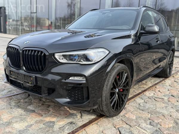 Melns BMW X5 2021 Rīga, ar dzinēja tilpumu 3.00 L un nobraukumu 148 tūkst. km par 51555 €, foto 1 vietnē AUTOMOTO.COM.LV