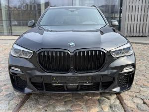 Black BMW X5 2021 in Riga, with an engine capacity of 3.00 L and mileage of 148 thousand km for 51555 €, photo 4 on AUTOMOTO.COM.LV