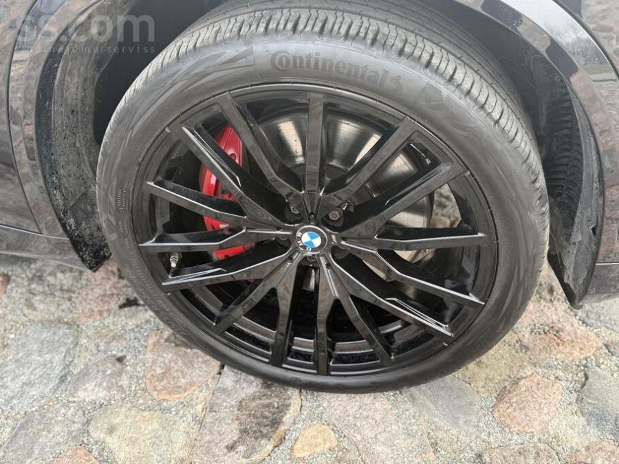 Black BMW X5 2021 in Riga, with an engine capacity of 3.00 L and mileage of 148 thousand km for 51555 €, photo 10 on AUTOMOTO.COM.LV
