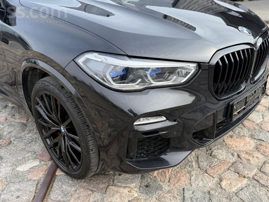 Black BMW X5 2021 in Riga, with an engine capacity of 3.00 L and mileage of 148 thousand km for 51555 €, photo 11 on AUTOMOTO.COM.LV