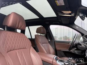Black BMW X5 2021 in Riga, with an engine capacity of 3.00 L and mileage of 148 thousand km for 51555 €, photo 17 on AUTOMOTO.COM.LV