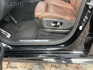 Black BMW X5 2021 in Riga, with an engine capacity of 3.00 L and mileage of 148 thousand km for 51555 €, photo 19 on AUTOMOTO.COM.LV