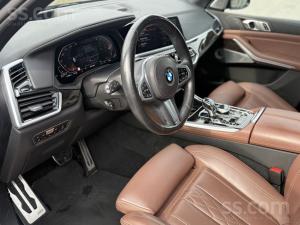 Black BMW X5 2021 in Riga, with an engine capacity of 3.00 L and mileage of 148 thousand km for 51555 €, photo 20 on AUTOMOTO.COM.LV