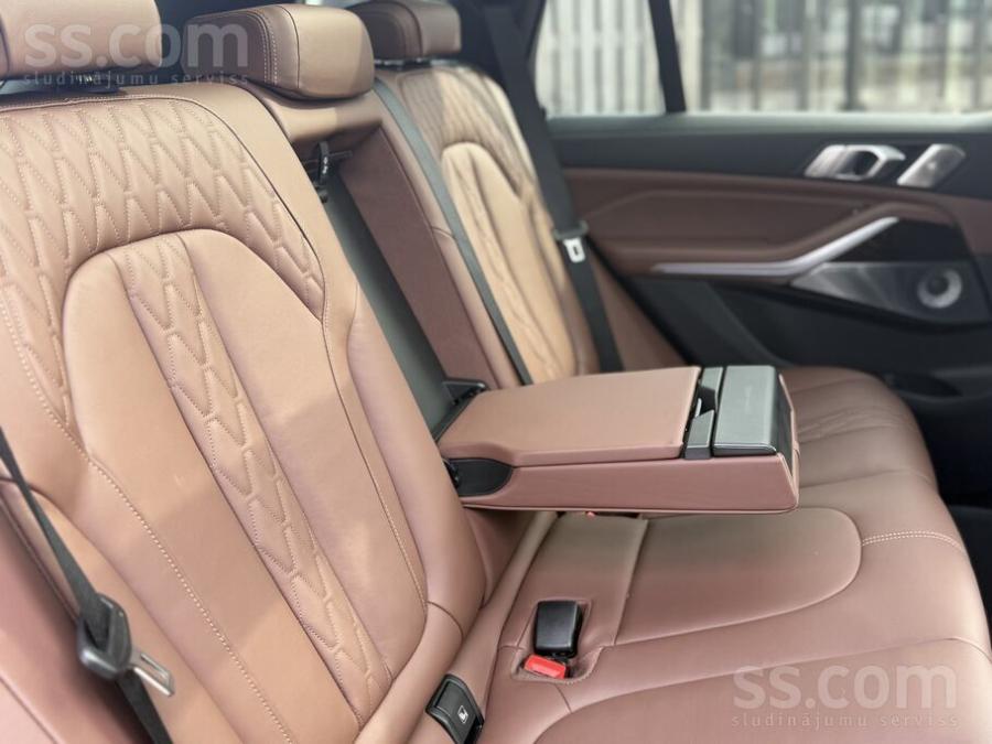 Black BMW X5 2021 in Riga, with an engine capacity of 3.00 L and mileage of 148 thousand km for 51555 €, photo 24 on AUTOMOTO.COM.LV
