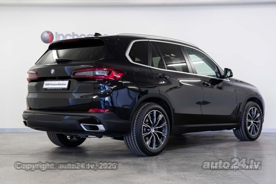 Melns BMW X5 2021 Tallina, ar dzinēja tilpumu 3.00 L un nobraukumu 51 tūkst. km par 70000 €, foto 3 vietnē AUTOMOTO.COM.LV