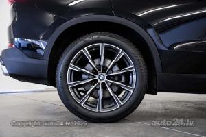 Melns BMW X5 2021 Tallina, ar dzinēja tilpumu 3.00 L un nobraukumu 51 tūkst. km par 70000 €, foto 4 vietnē AUTOMOTO.COM.LV