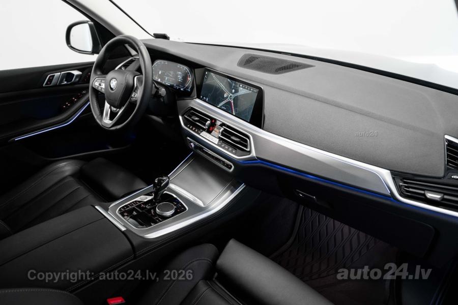 Melns BMW X5 2021 Tallina, ar dzinēja tilpumu 3.00 L un nobraukumu 51 tūkst. km par 70000 €, foto 6 vietnē AUTOMOTO.COM.LV