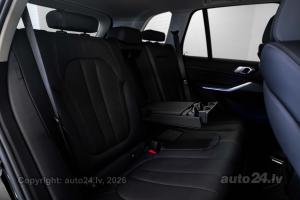 Melns BMW X5 2021 Tallina, ar dzinēja tilpumu 3.00 L un nobraukumu 51 tūkst. km par 70000 €, foto 7 vietnē AUTOMOTO.COM.LV