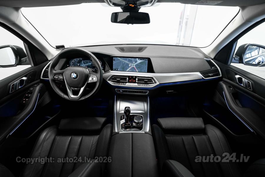Melns BMW X5 2021 Tallina, ar dzinēja tilpumu 3.00 L un nobraukumu 51 tūkst. km par 70000 €, foto 8 vietnē AUTOMOTO.COM.LV