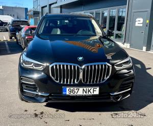 Melns BMW X5 2021 Tallina, ar dzinēja tilpumu 3.00 L un nobraukumu 51 tūkst. km par 70000 €, foto 14 vietnē AUTOMOTO.COM.LV