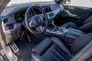 Black BMW X5 2021 in Riga, with an engine capacity of 3.00 L and mileage of 94 thousand km for 49000 €, photo 5 on AUTOMOTO.COM.LV