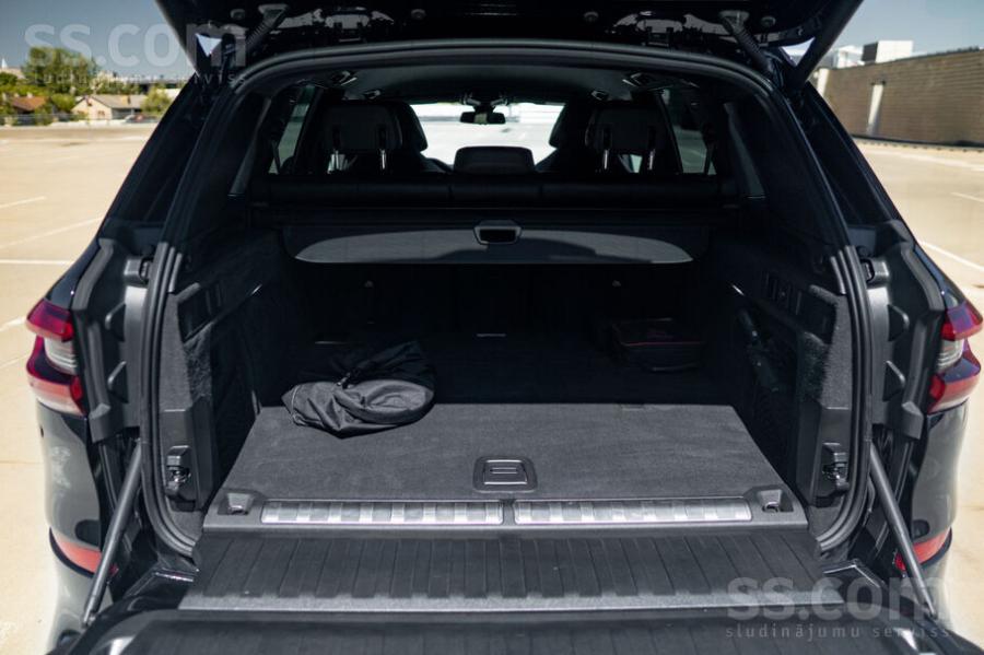 Black BMW X5 2021 in Riga, with an engine capacity of 3.00 L and mileage of 94 thousand km for 49000 €, photo 10 on AUTOMOTO.COM.LV